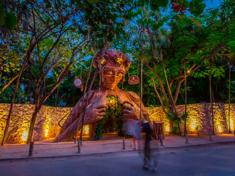 Conheça Tulum e suas atrações históricas e naturais.